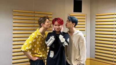 JO1佐藤景瑚、関口メンディーにお姫様抱っこされた舞台裏「飛んだら、ガッ！ って持たれて」の写真（2） - ニッポン放送 NEWS ONLINE